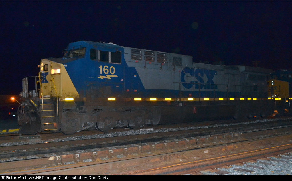 CSX AC44CW 160 as the leader on Q373-18